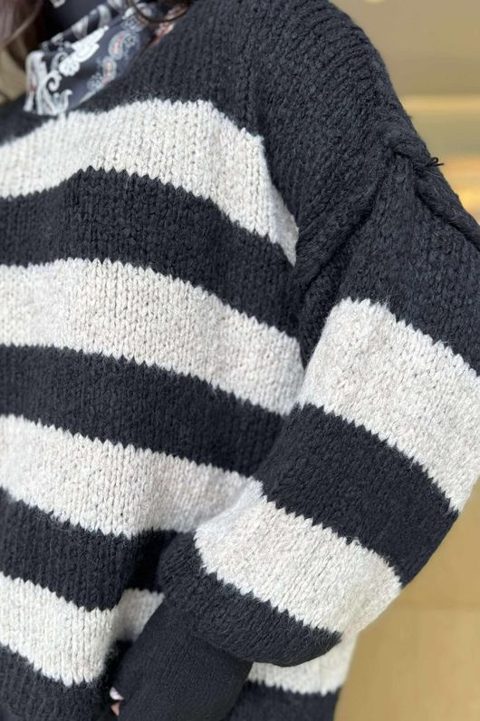 Big Softie Block Stripe Cobain Knit Black | Laundry B