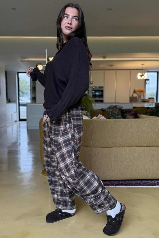 Conrad Batwing Ruffle Cuff Knit Darkest Brown