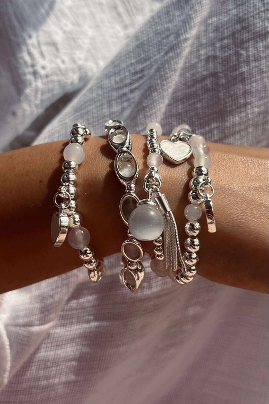 Free Spirit Stretch Stacker Bracelet Moon Stone Loop Link Silver