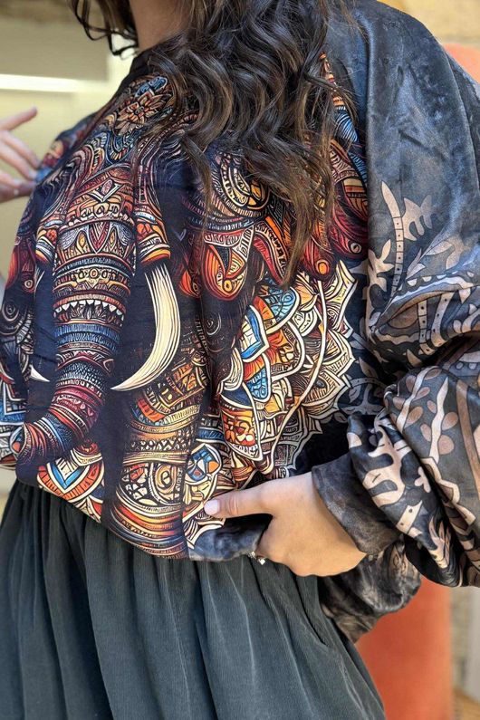 Lomi Mandala Stretch Velour Sweatshirt Charcoal | Laundry B