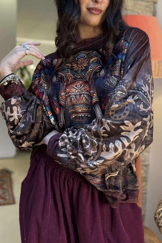 Lomi Mandala Stretch Velour Sweatshirt Chocolate | Laundry B