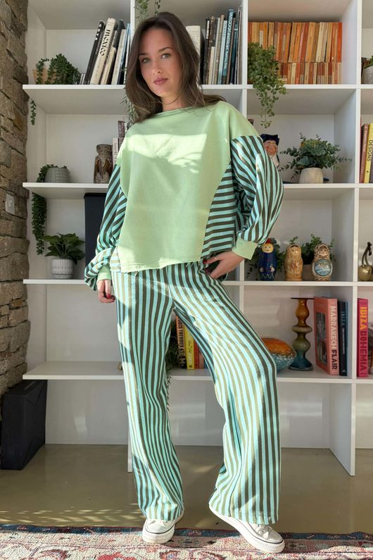 Shoreditch Slouch Sweat Spearmint Khaki /20 Pre order 1 week