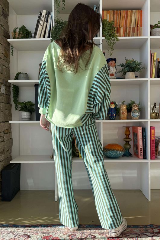 Shoreditch Slouch Sweat Spearmint Khaki /20 Pre order 1 week